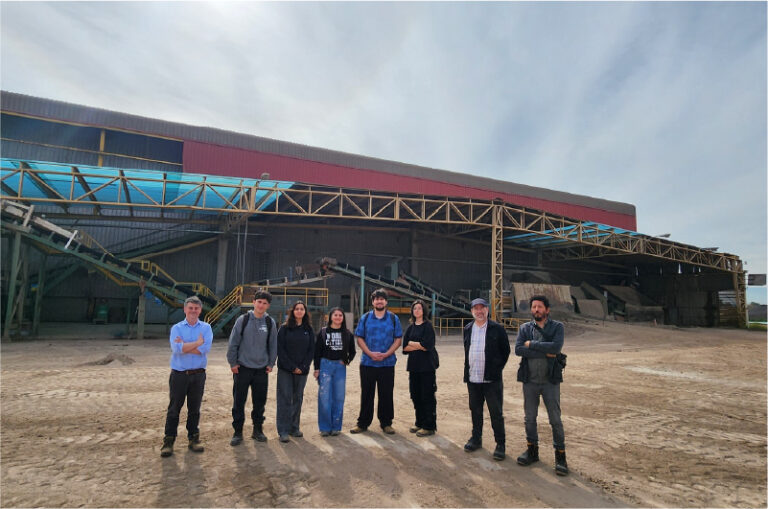 Estudiantes de Arquitectura Usach recorren la planta de Cerámica ...